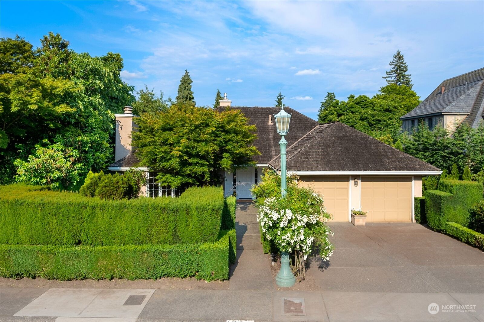 MLS#2130539: 1828 Parkside Drive E, Seattle, WA 98112