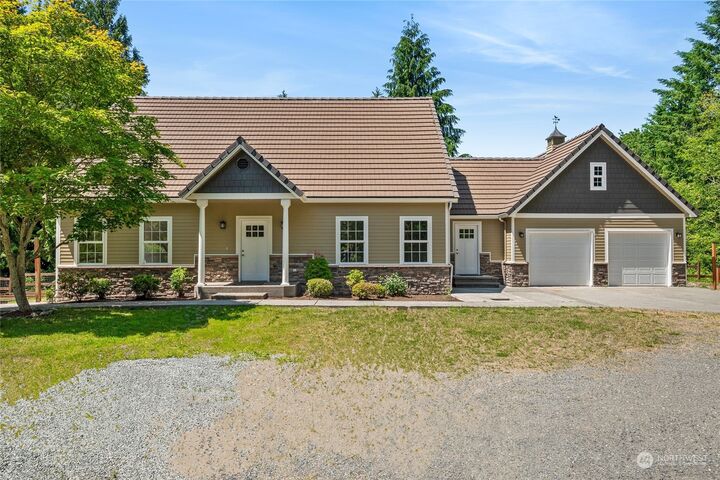 Home for sale in Stanwood: 15816 66th Avenue NW, Stanwood, WA 98292