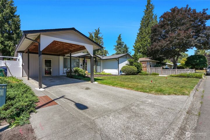4 bed Kirkland home for sale: 13219 129th Place NE, Kirkland, WA 98034