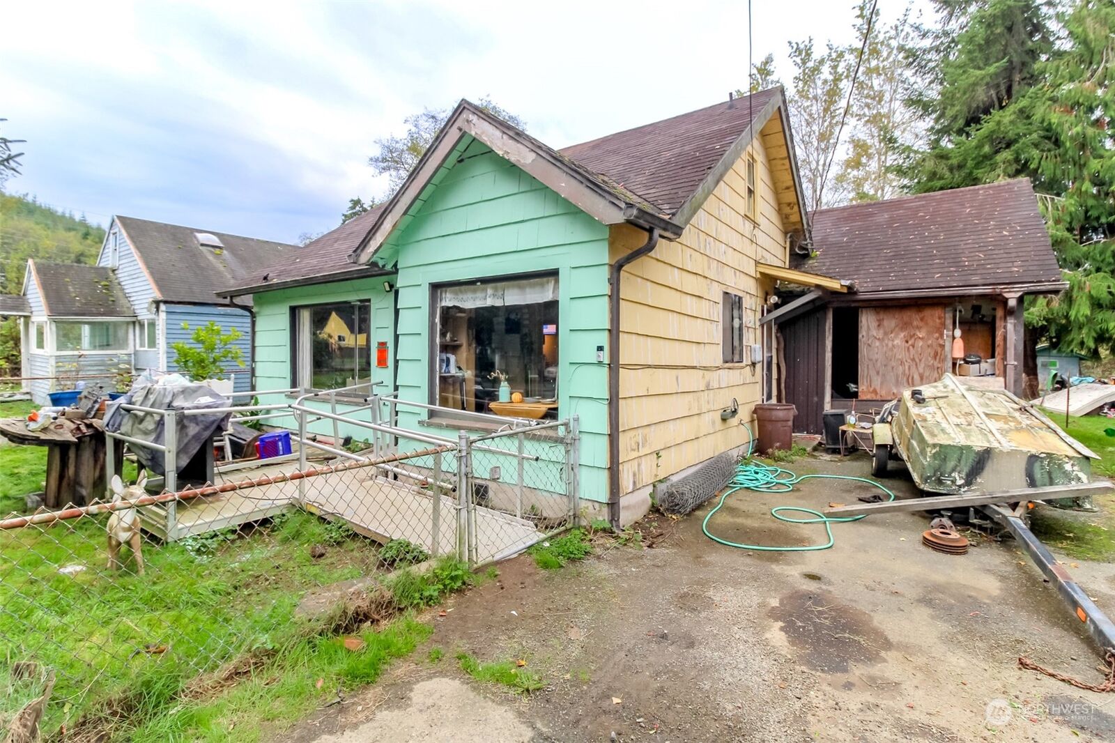 Home for sale in Aberdeen: 2009 Harding Road, Aberdeen, WA 98520