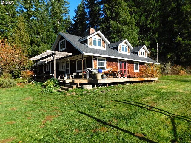 House for sale in Vernonia: 55221 McDonald Rd, Vernonia, OR 97064