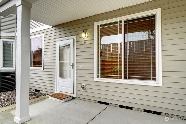 MLS#2194874: 3918 7th Street SW D, Puyallup, WA 98373