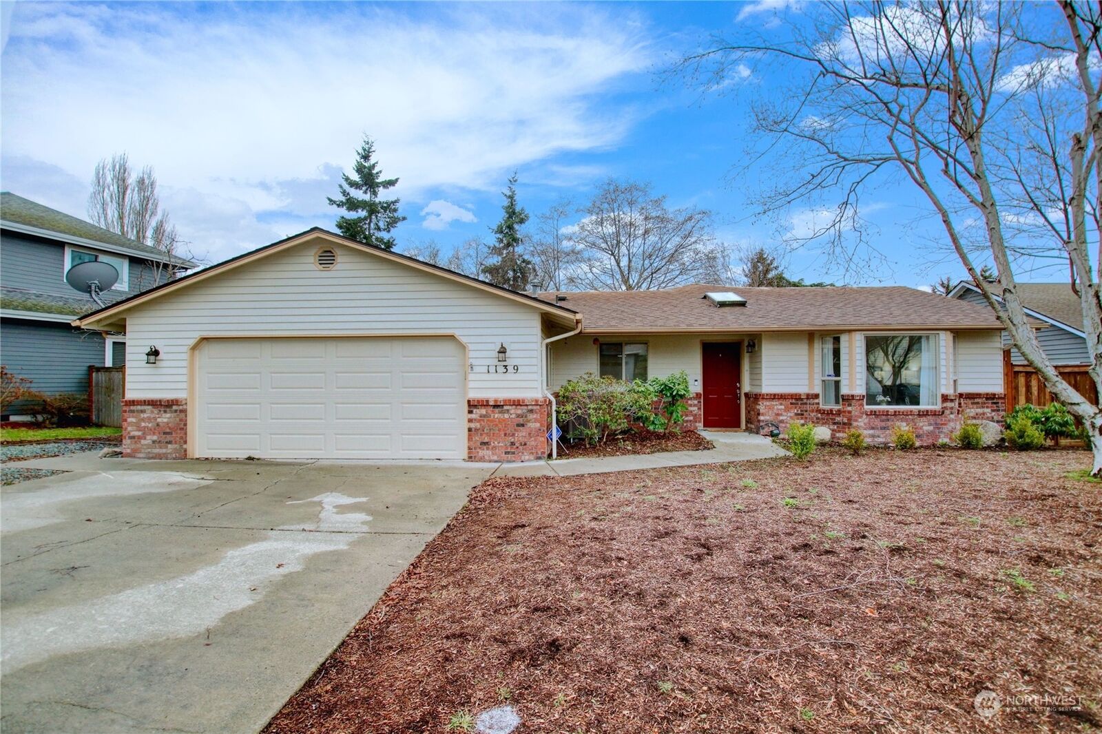 House for sale in Oak Harbor: 1139 SW Kalama Loop, Oak Harbor, WA 98277