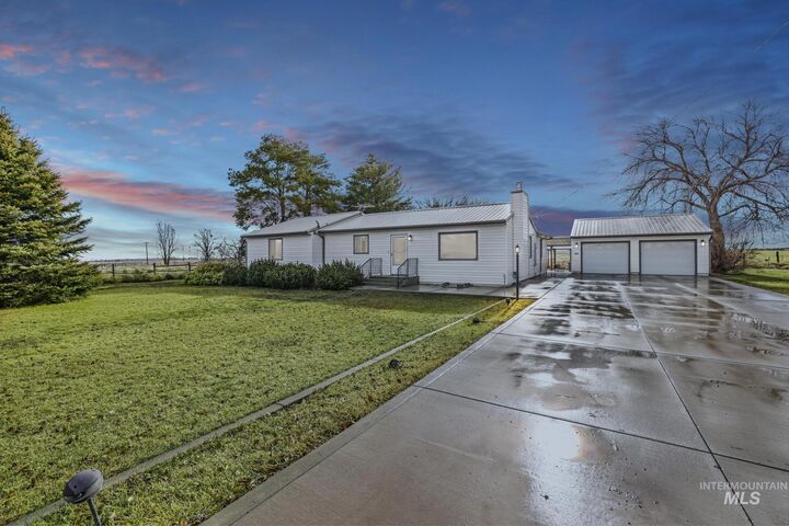 MLS#98902820: 3298 N 2900 E, Twin Falls, ID 83301