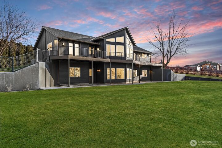 MLS#2321374: 9153 Road K NE, Moses Lake, WA 98837