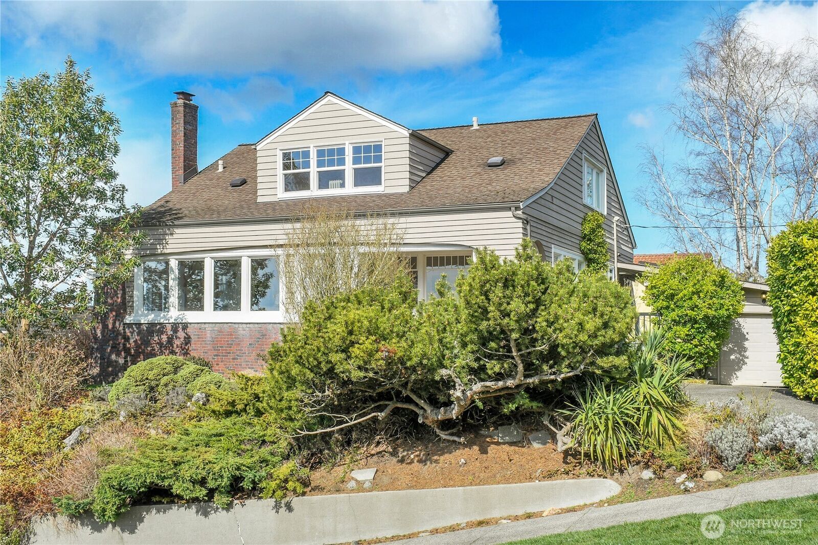 Home for sale in Seattle: 902 W Blaine Street, Seattle, WA 98119