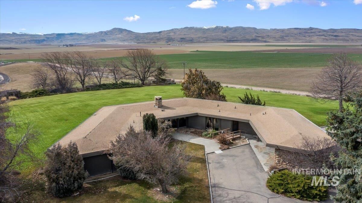 House for sale in Nampa: 12997 W Stage Coach Rd, Nampa, ID 83686