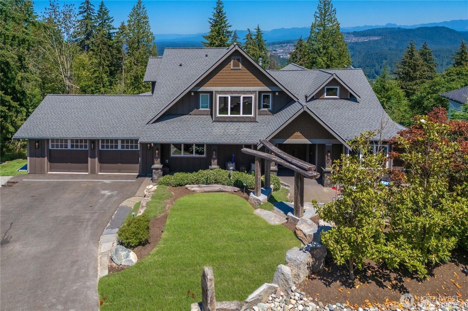 Home for sale in Issaquah: 2396 Squak Mountain Loop SW, Issaquah, WA 98027