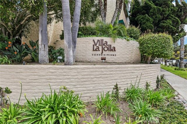 Home for sale in La Jolla: 6455 La Jolla Boulevard 206, La Jolla, CA 92037