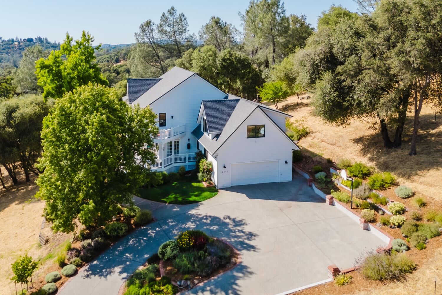 4 bed Grass Valley home for sale: 12413 Lakeview Way, Grass Valley, CA ...