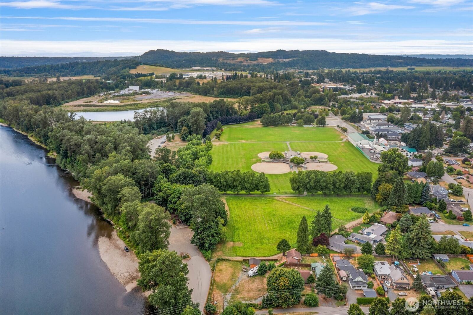 House for sale in Monroe: 618 Riverview Drive, Monroe, WA 98272