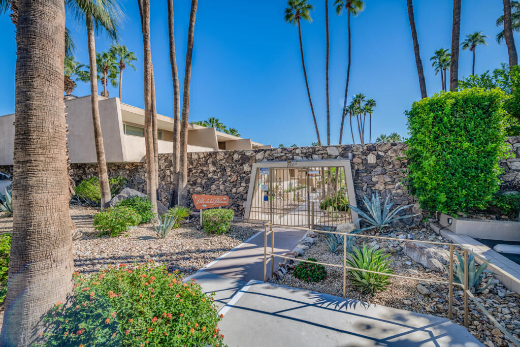 MLS#219137238PS: 197 W Via Lola 7, Palm Springs, CA 92262
