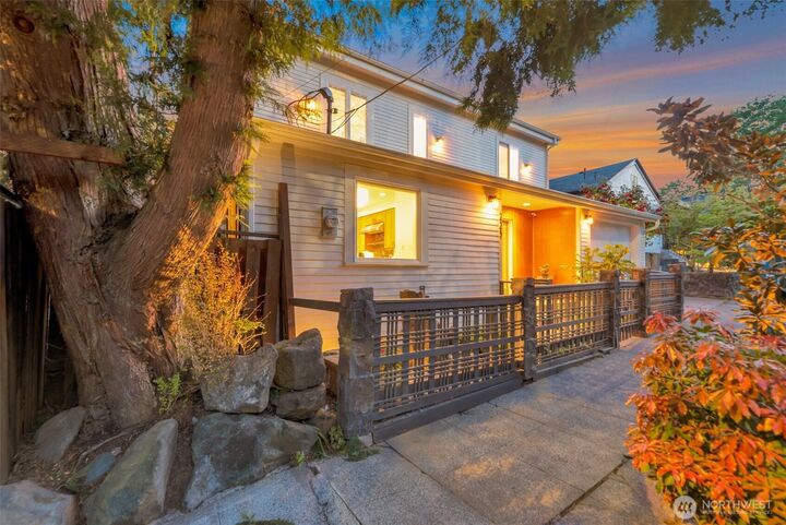 Home for sale in Seattle: 225 Ward Street, Seattle, WA 98109